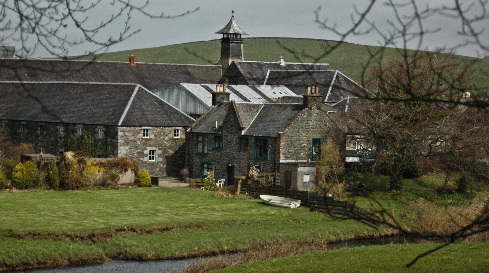 Tour Scotland's Best Scotch Whiskey Distilleries - The AdvenTourist